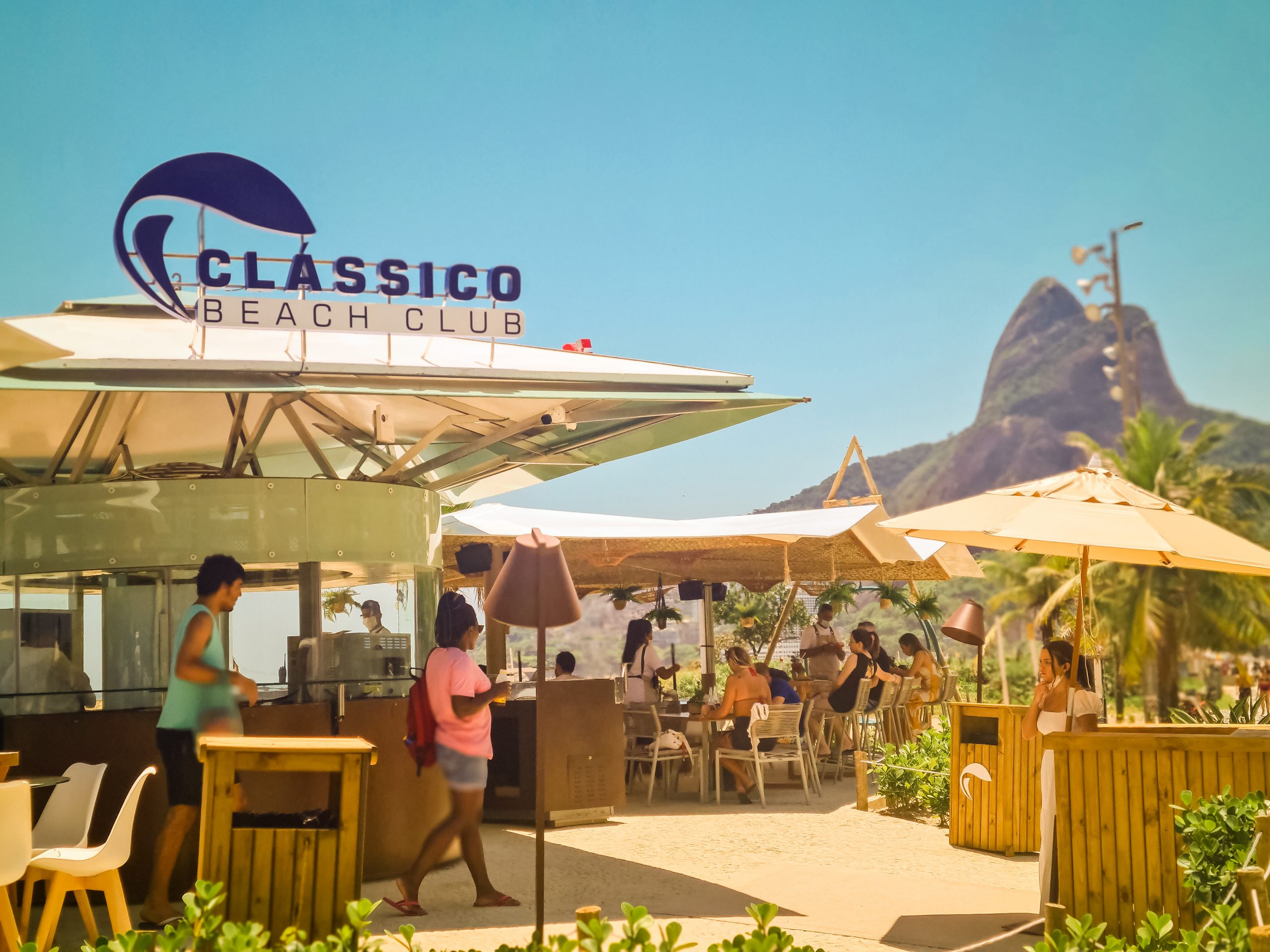 Clássico Beach Club chega à praia de Ipanema - Orla Rio